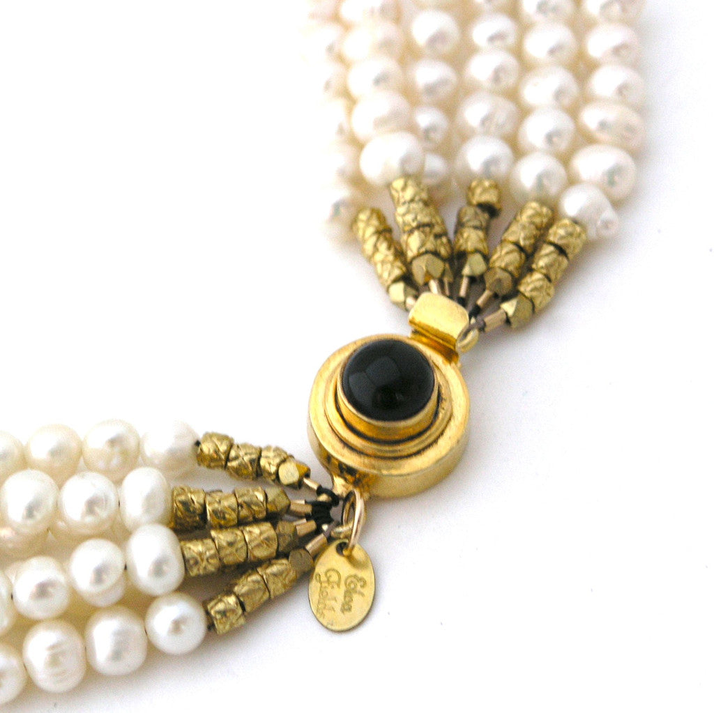 No Qualms – Elva Fields