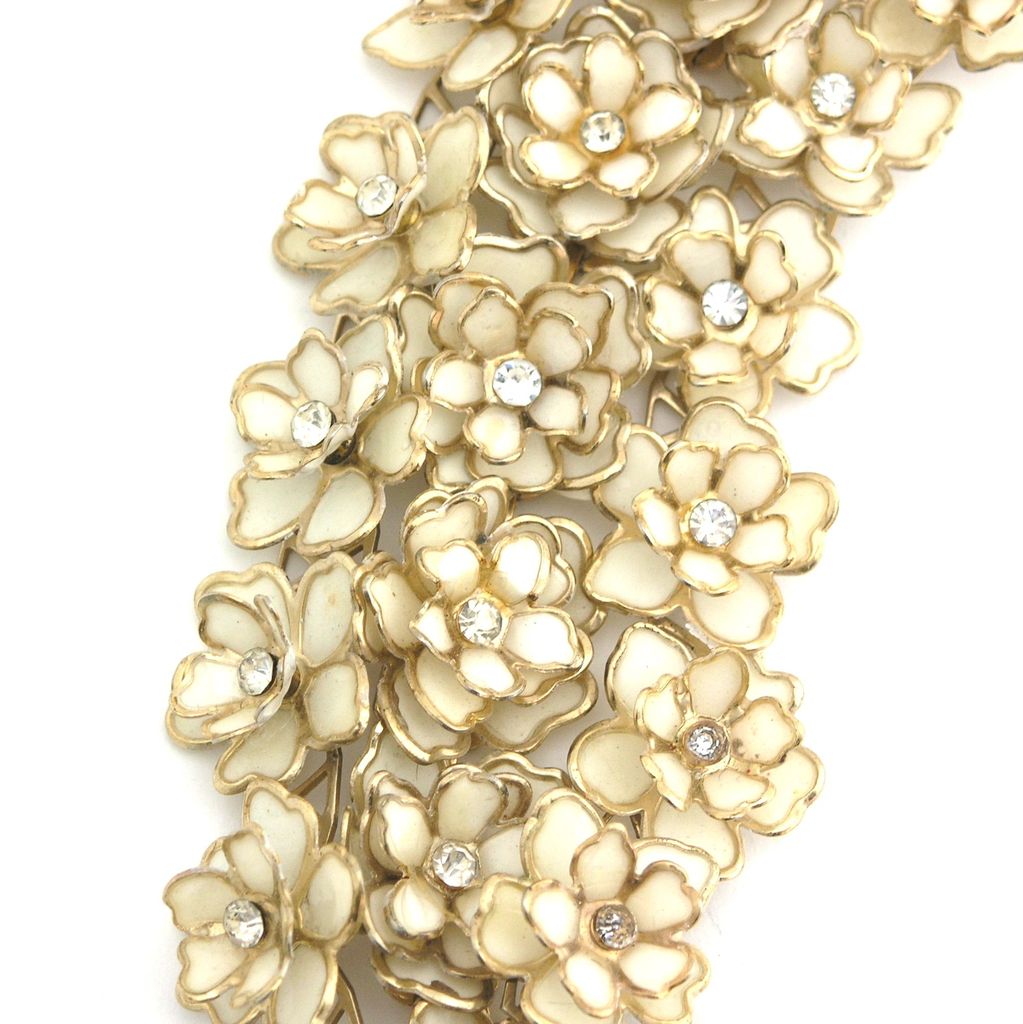 Daisy Chain Delight – Elva Fields