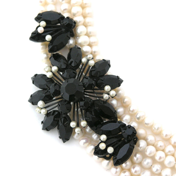 No Qualms – Elva Fields